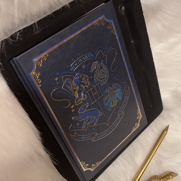 Warner Bros. | Office | New Hogwarts Harry Potter Notebook And Pen Set ...
